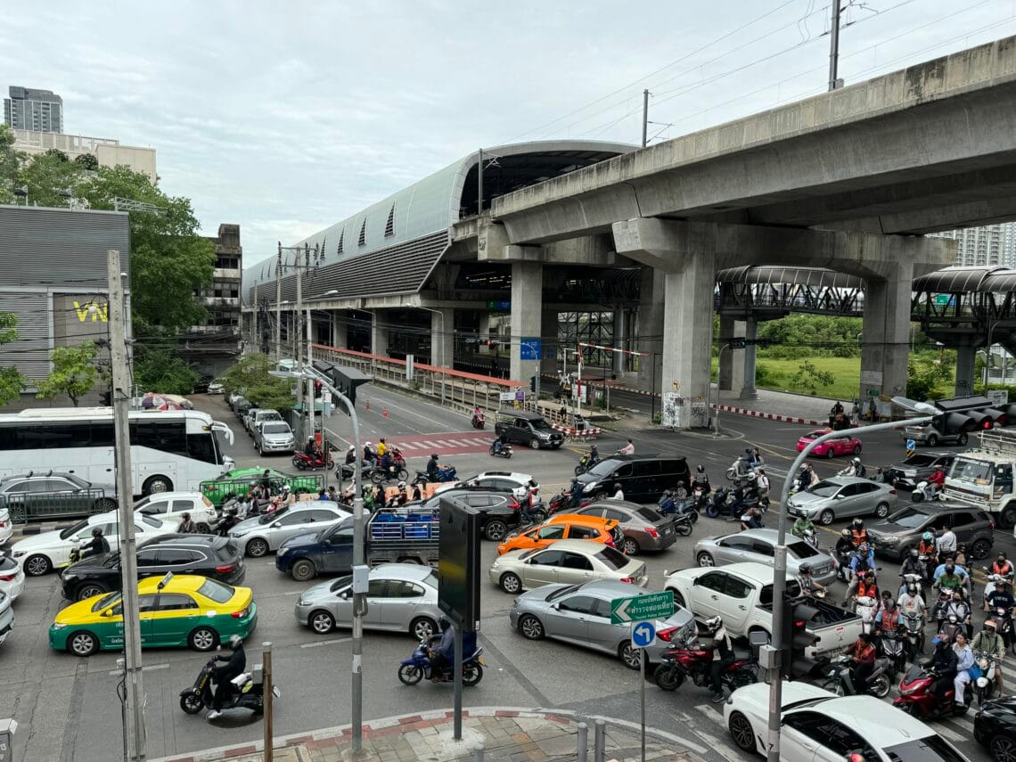 [實用設施] 泰國曼谷 行李寄物櫃 LOCK BOX 使用教學 MRT Phetchaburi站 - Global Explore Blog